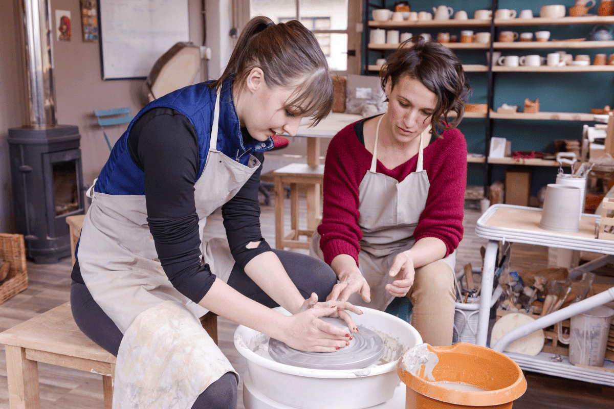 12 cours et ateliers de poterie-céramique à faire à Lyon (2025)
